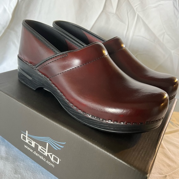 Dansko | Shoes | Dansko Professional Cabrio Cordovan Clogs Size 42 ...